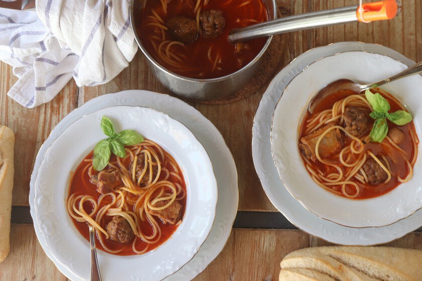 Sopa de espaguetis, receta italiana para salirse de los habituales ...