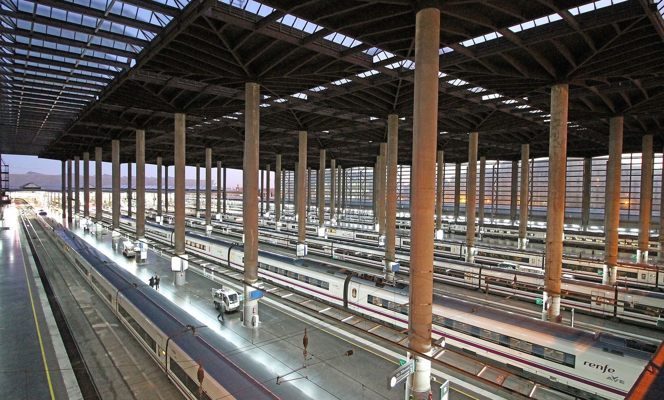 El AVE cumple 25 años: así era en 1992 y así es ahora