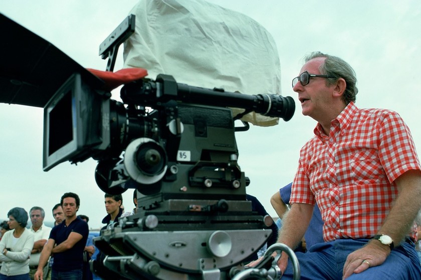 Muere a los 97 años Lewis Gilbert, director de 'Alfie' y varias ...