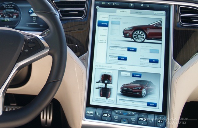 Tesla Model S, prueba. ¿La consola táctil en el coche es el futuro?