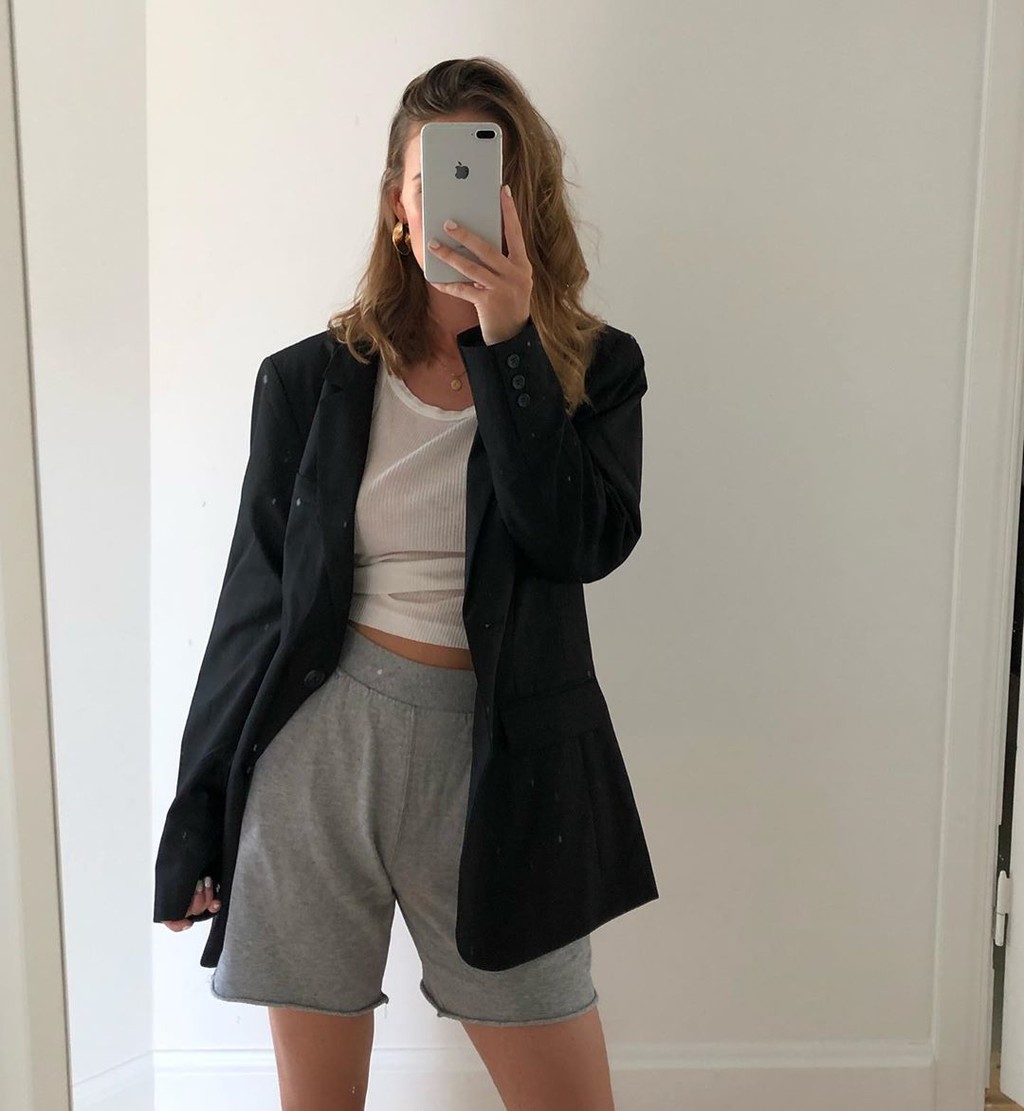 El street style nos muestra 13 maneras de lucir un tank top de color ...