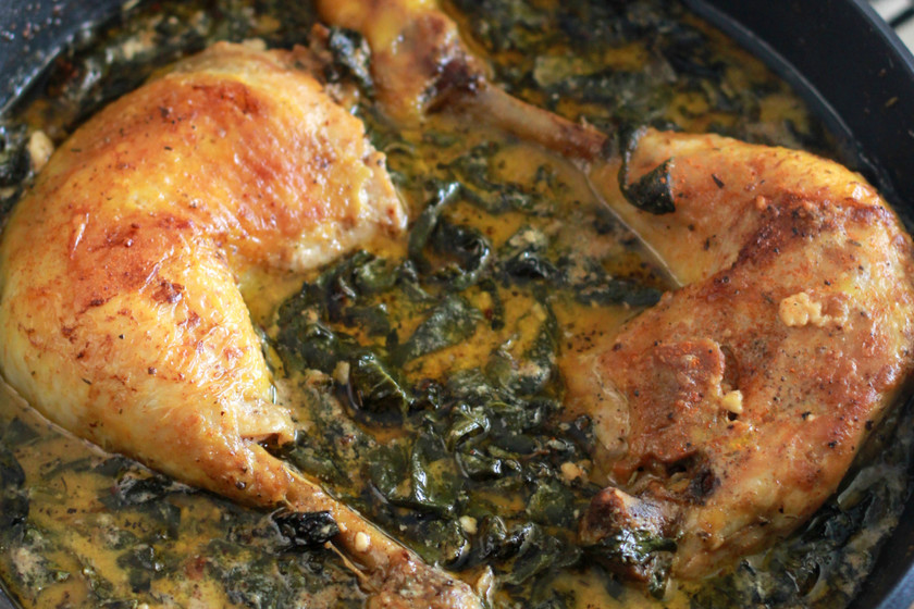 Pollo en salsa cremosa de parmesano y espinacas