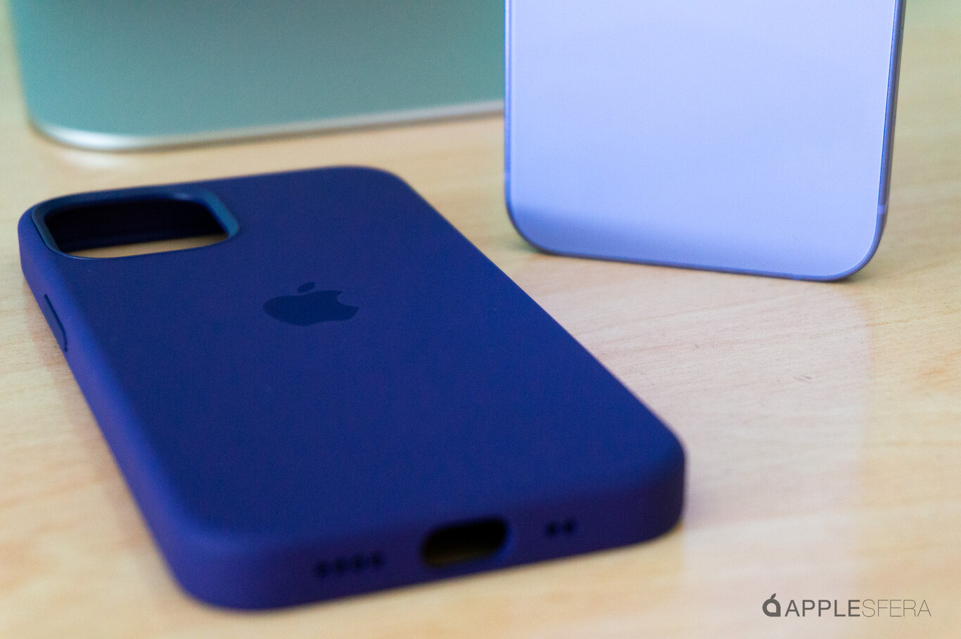 iPhone 12 mini en color púrpura, así es en imágenes
