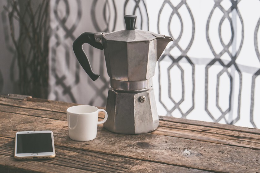 Amazon baja el precio de la cafetera italiana sencilla tanto en diseño ...