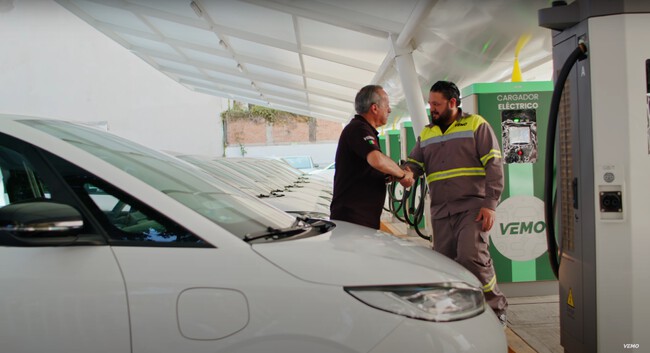 VEMO traerá a México más de 50,000 taxis eléctricos chinos tras ...