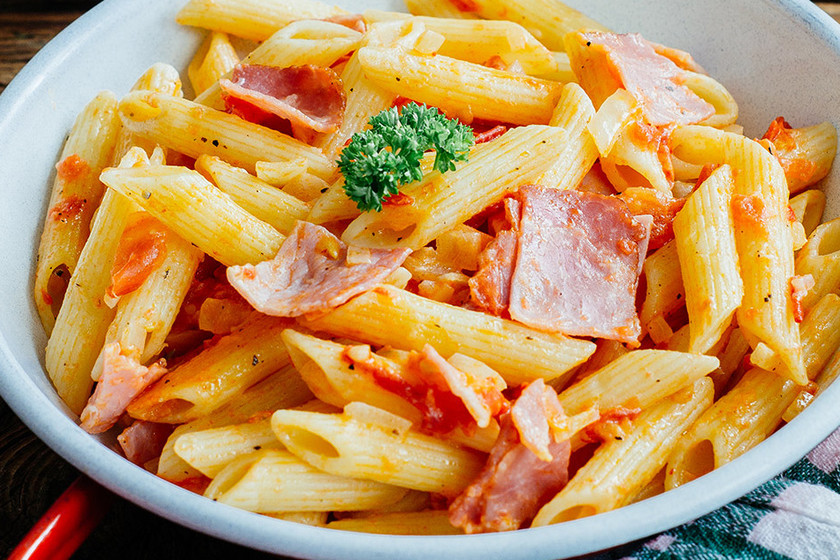 Pastas con jamón serrano. Receta para el Día del niño