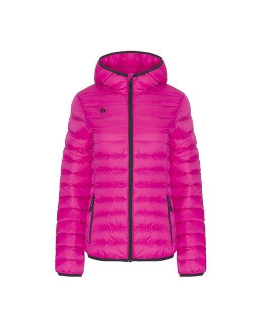 La chaqueta rosa que protege del frío, el viento o la lluvia sin restar ...