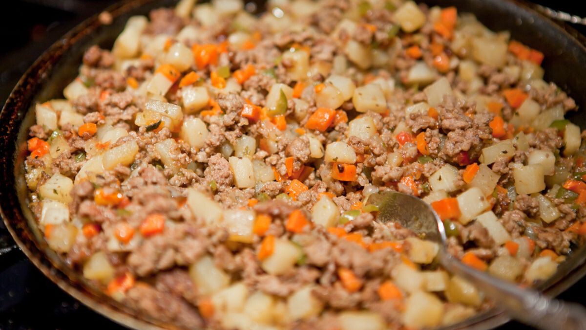 Cómo hacer picadillo con carne molida con un toque picante de chipotle ...