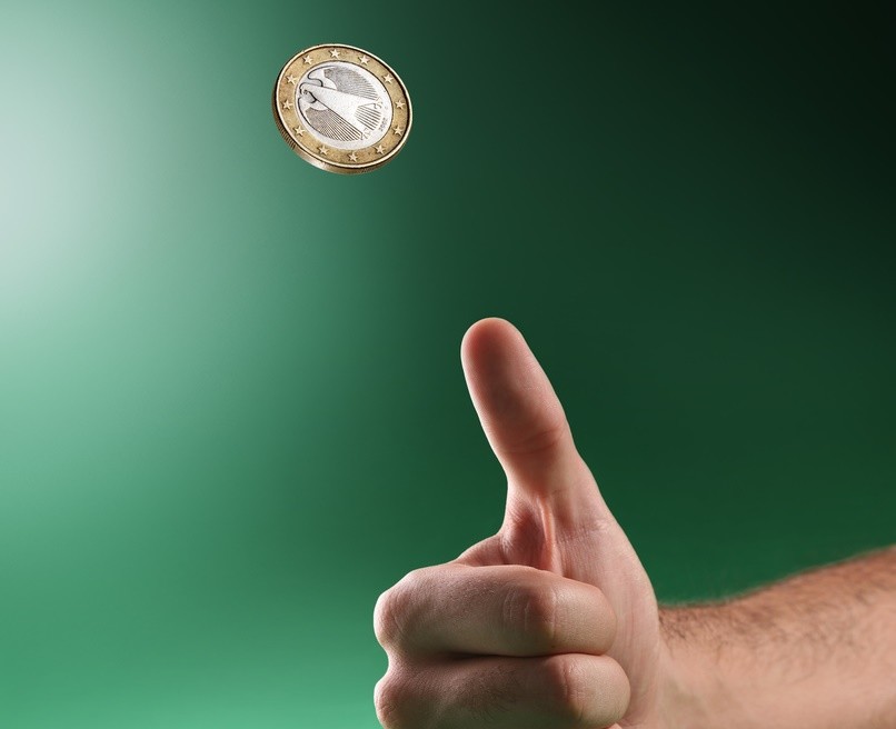 ¿De dónde sale lo de lanzar una moneda al aire para decidir unas ...
