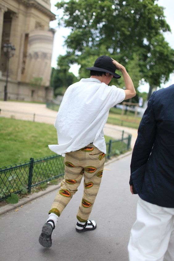 El combo de chanclas y calcetines conforman los mejores looks del ...