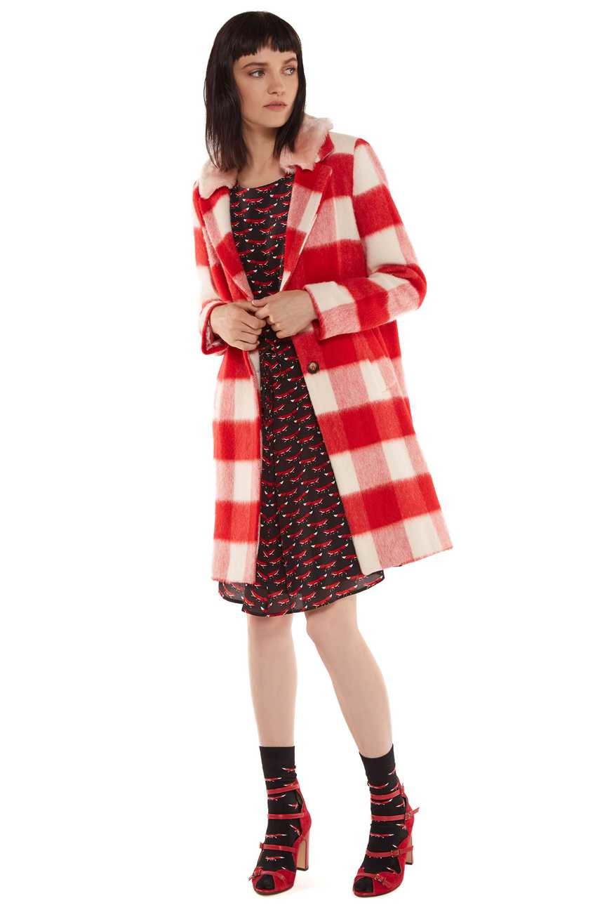 15 abrigos rojos con mucho estilo perfectos para dar un toque de color ...