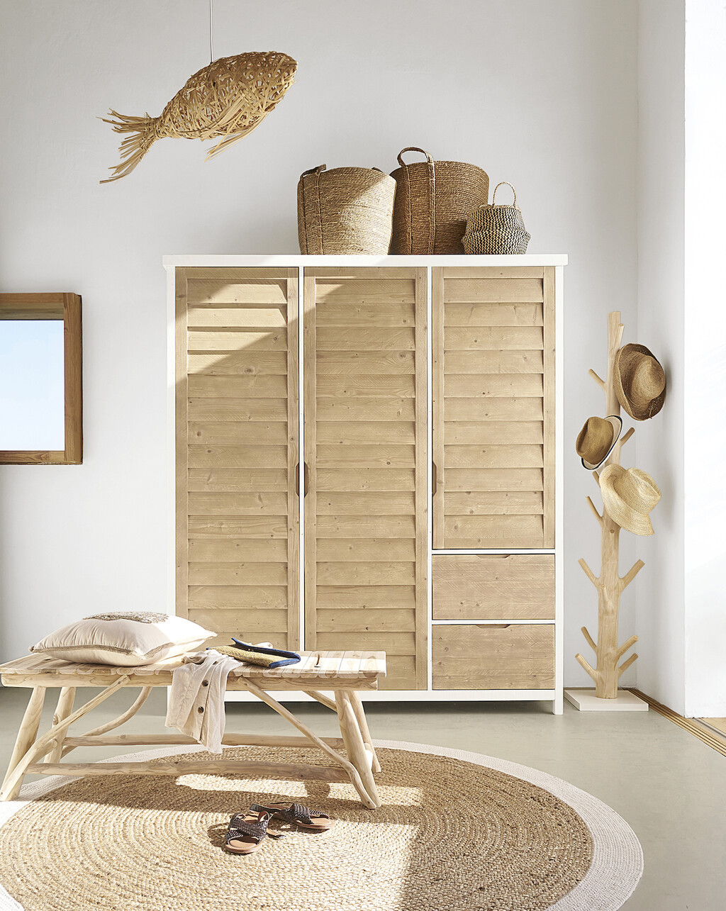 La ropa siempre bien organizada (y con estilo) con estos armarios y vestidores de Maisons du Monde