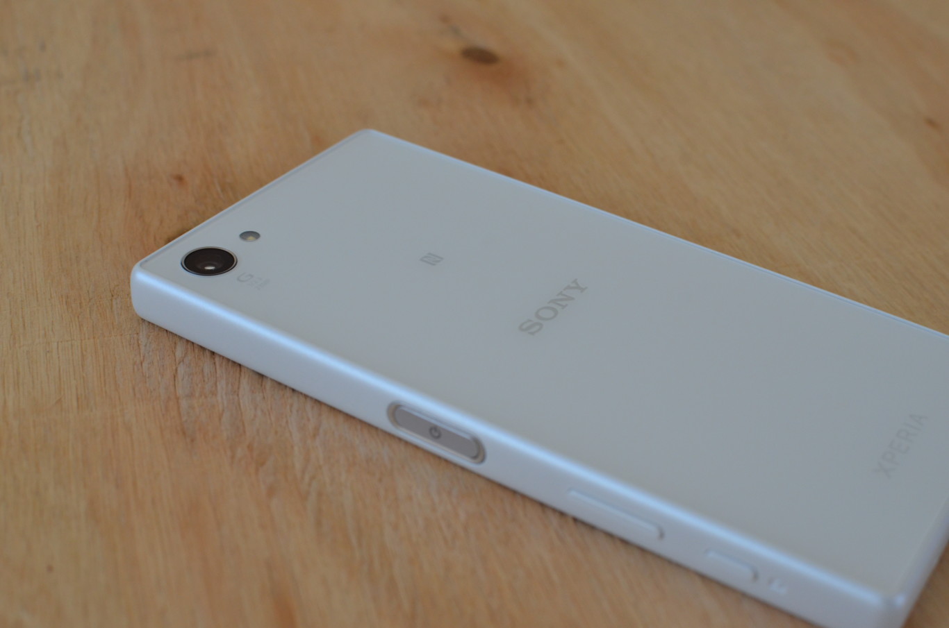 Xperia Z5 Compact, Análisis. Review con características, precio y ...