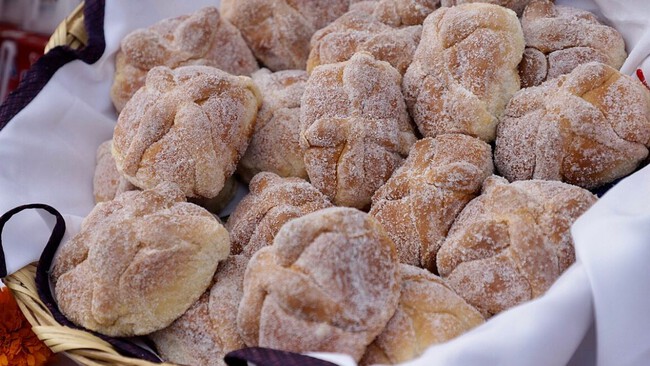 Cómo hacer pan de muerto de guayaba para 10 personas, ideal para ...
