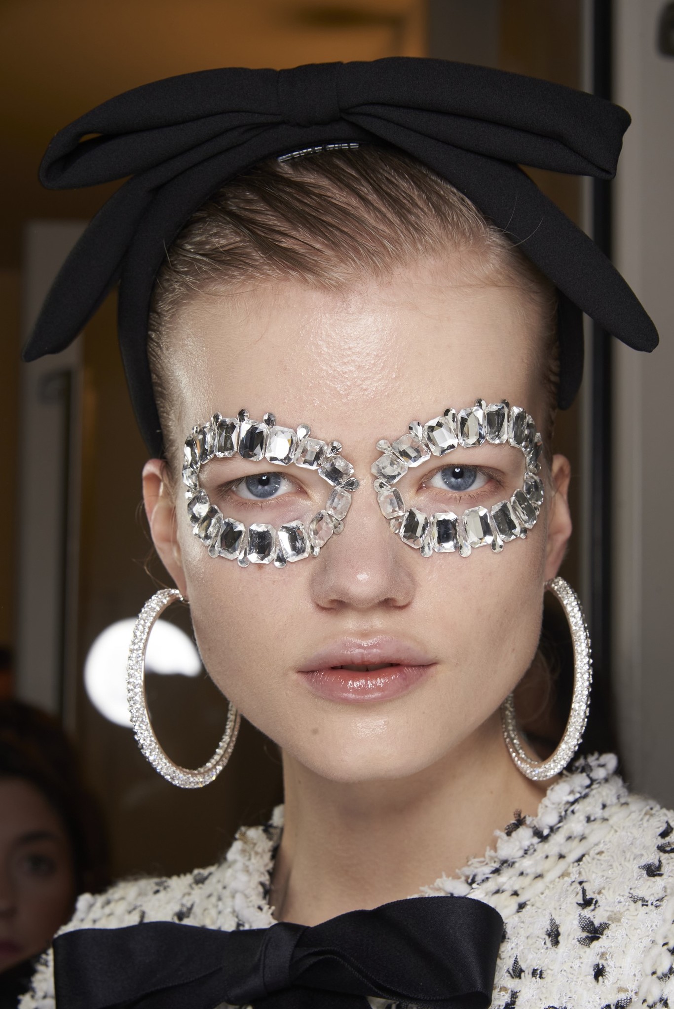 El strass más delicado se cuela en los maquillajes y manicuras más ...