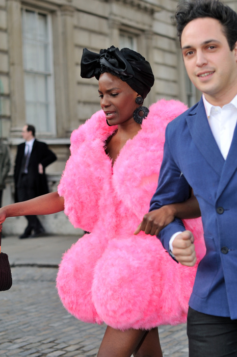 Detalles de estilo en la Semana de la Moda de Londres por Alberto Bringas