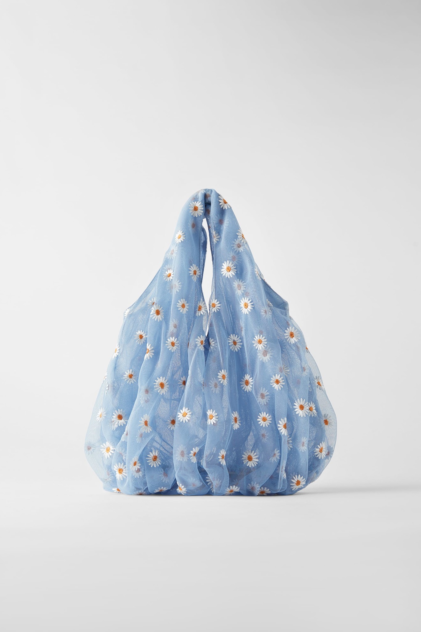 La nueva colección de bolsos de Zara tiene modelos únicos para cambiar ...