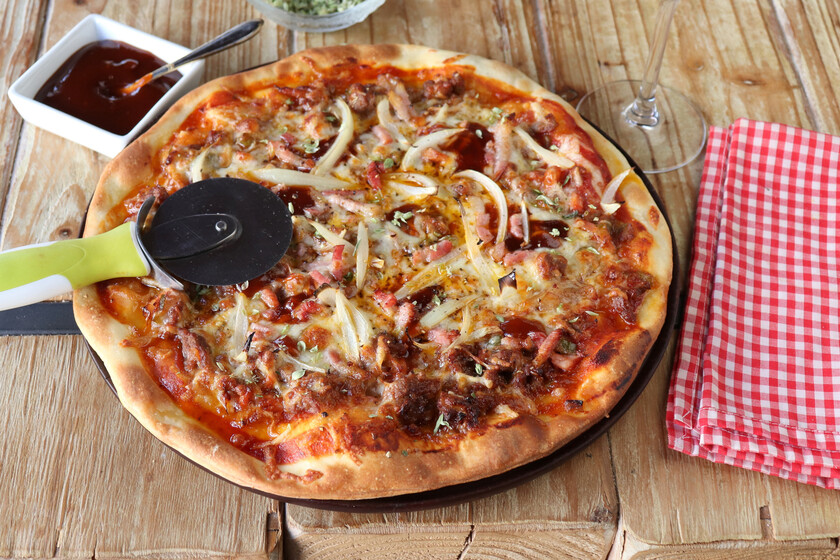 Pizza barbacoa, la mejor receta de pizza con carne picada