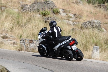 Quadro4, así es la curiosa experiencia de conducir el único scooter de ...