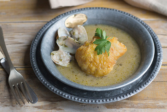 Kokotxas de rape rebozadas en salsa verde, receta de cocina fácil ...