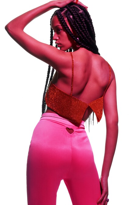 Esta es la colección más Y2K de Zara hasta la fecha con una colección de color rojo y rosa con ...