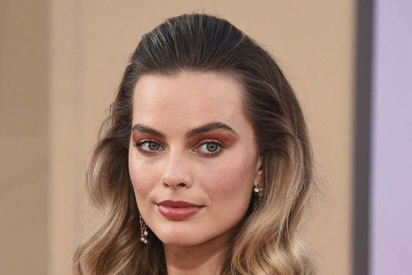 Margot Robbie impresionante con su look en la premiere "Once Upon a ...