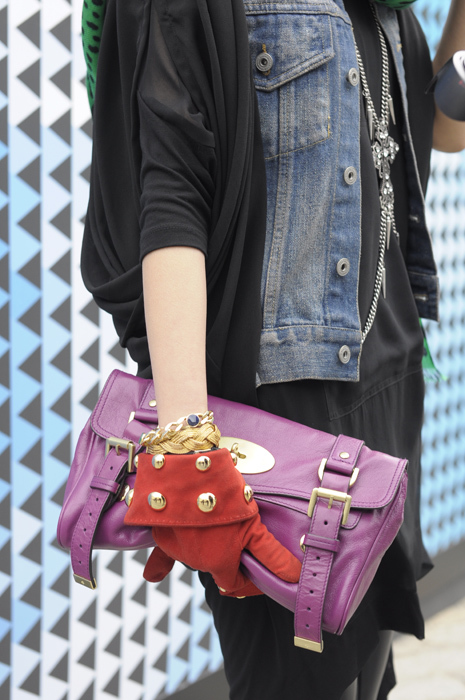 El street style moderno de la Semana de la Moda de Londres por Alberto ...