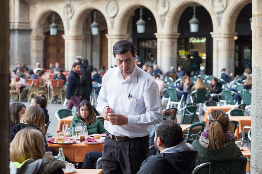 Bares y restaurantes reciben con recelo la nueva ley de horarios: ¿es ...