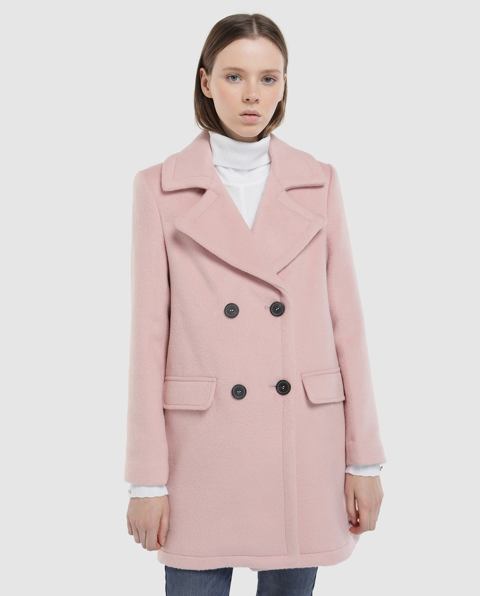 Este abrigo en color rosa palo está en El Corte Inglés con 30% de descuento