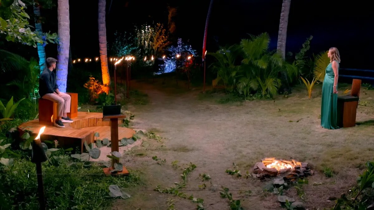 Anita se pone a increpar a la tentadora de Montoya en 'La isla de las ...