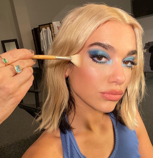 El último videoclip de Dua Lipa, Physical, se viste en colores ...