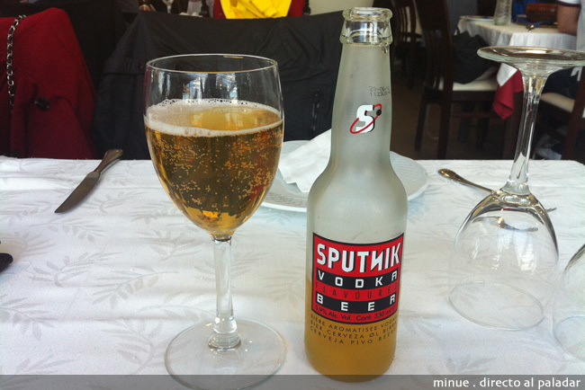 Sputnik, cata de cerveza con vodka