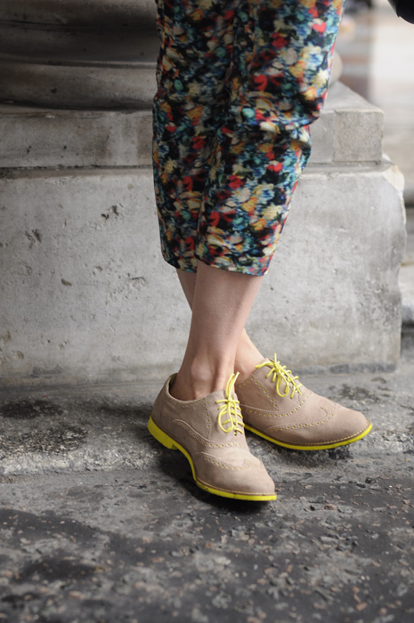 El street style moderno de la Semana de la Moda de Londres por Alberto ...