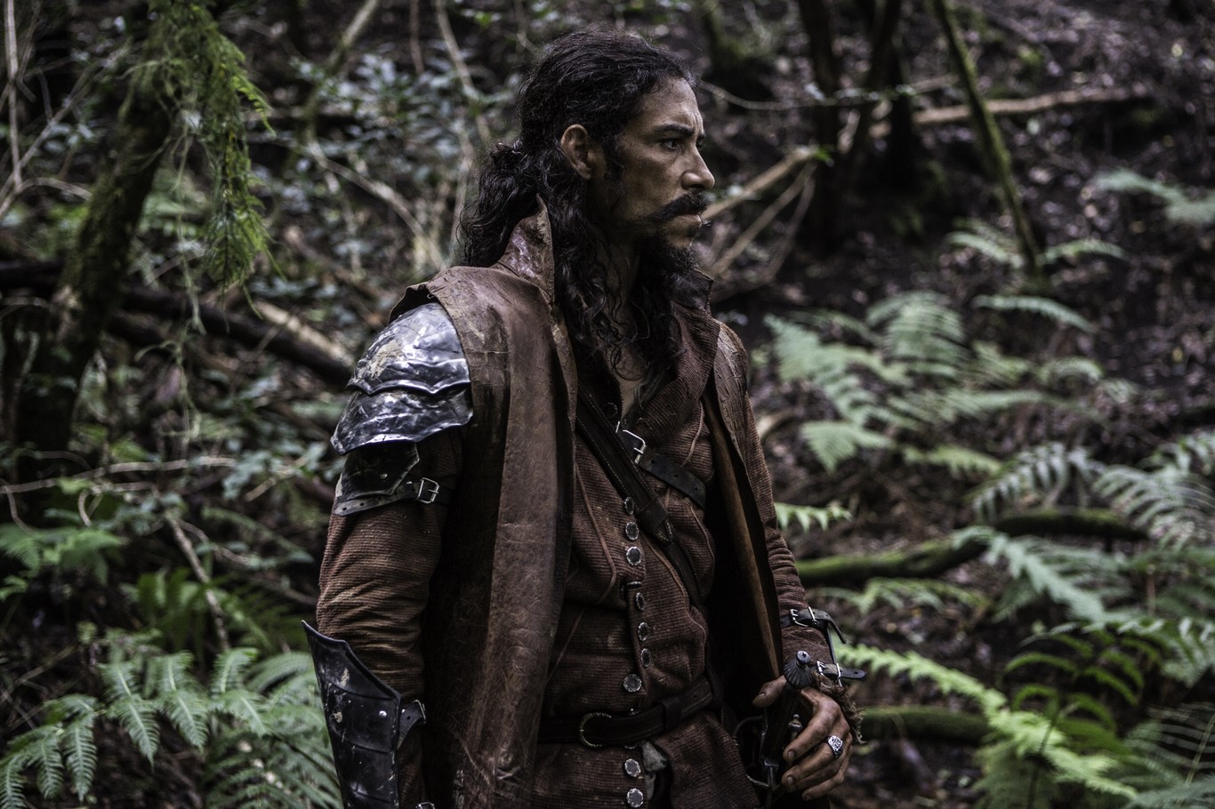 Oro (2017) crítica: no brilla pero te conquista con su épica realista