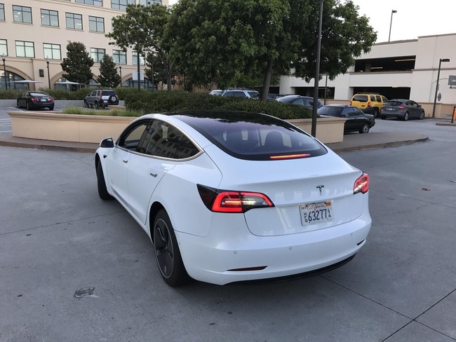 Nuevas fotos del Tesla Model 3 nos dejan ver en todo esplendor la ...