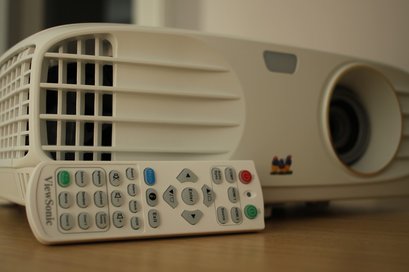 ViewSonic PX727-4K, análisis: un proyector 4K multipropósito, asequible ...