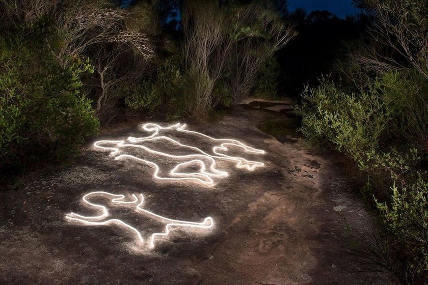 El fotógrafo Peter Solness trabaja con luces para crear impresionantes ...
