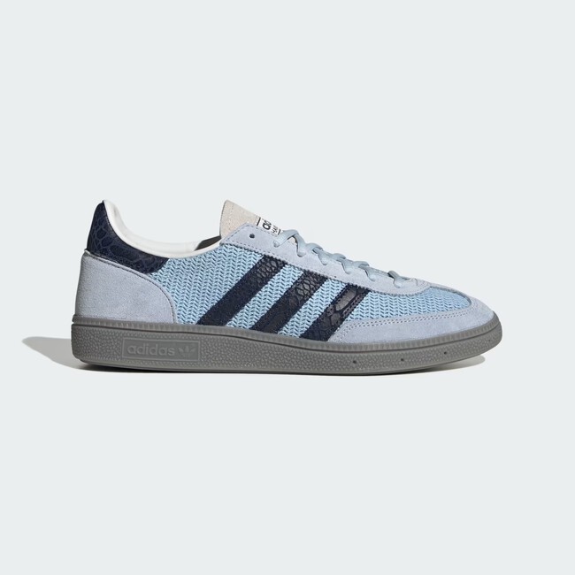 Las nuevas Adidas color 'blue moon' están inspiradas en las alpargatas ...