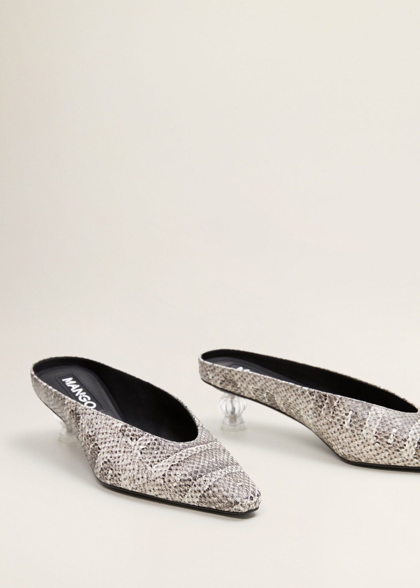 Mango Outlet nos propone siete zapatos con efecto serpiente por menos ...