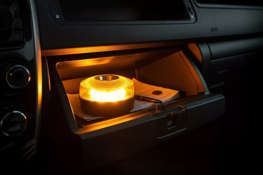 La jugada maestra de la DGT: las nuevas balizas V16 borran de un ...