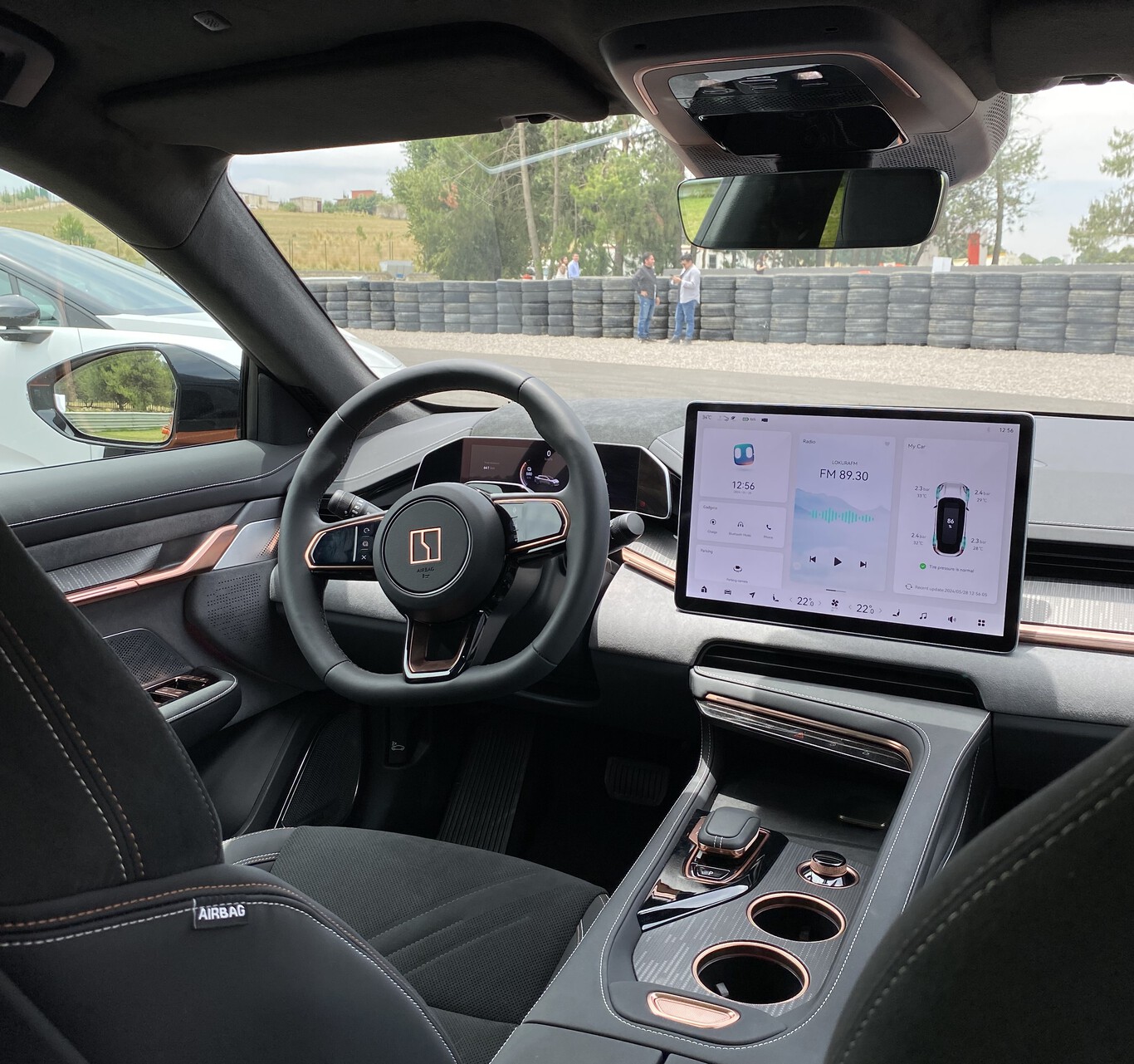 Zeekr 001 y X llegan a México con motores eléctricos y diseños que ...