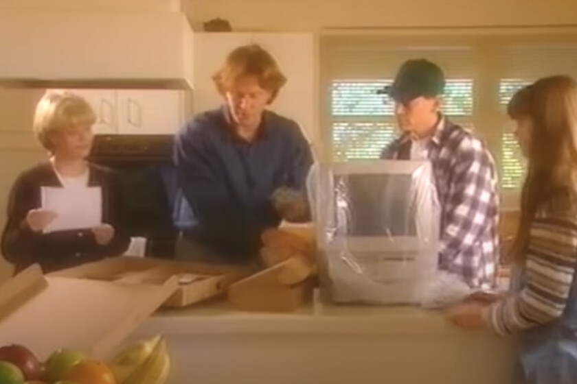 Así era el vídeo de introducción a un Macintosh Performa en 1995