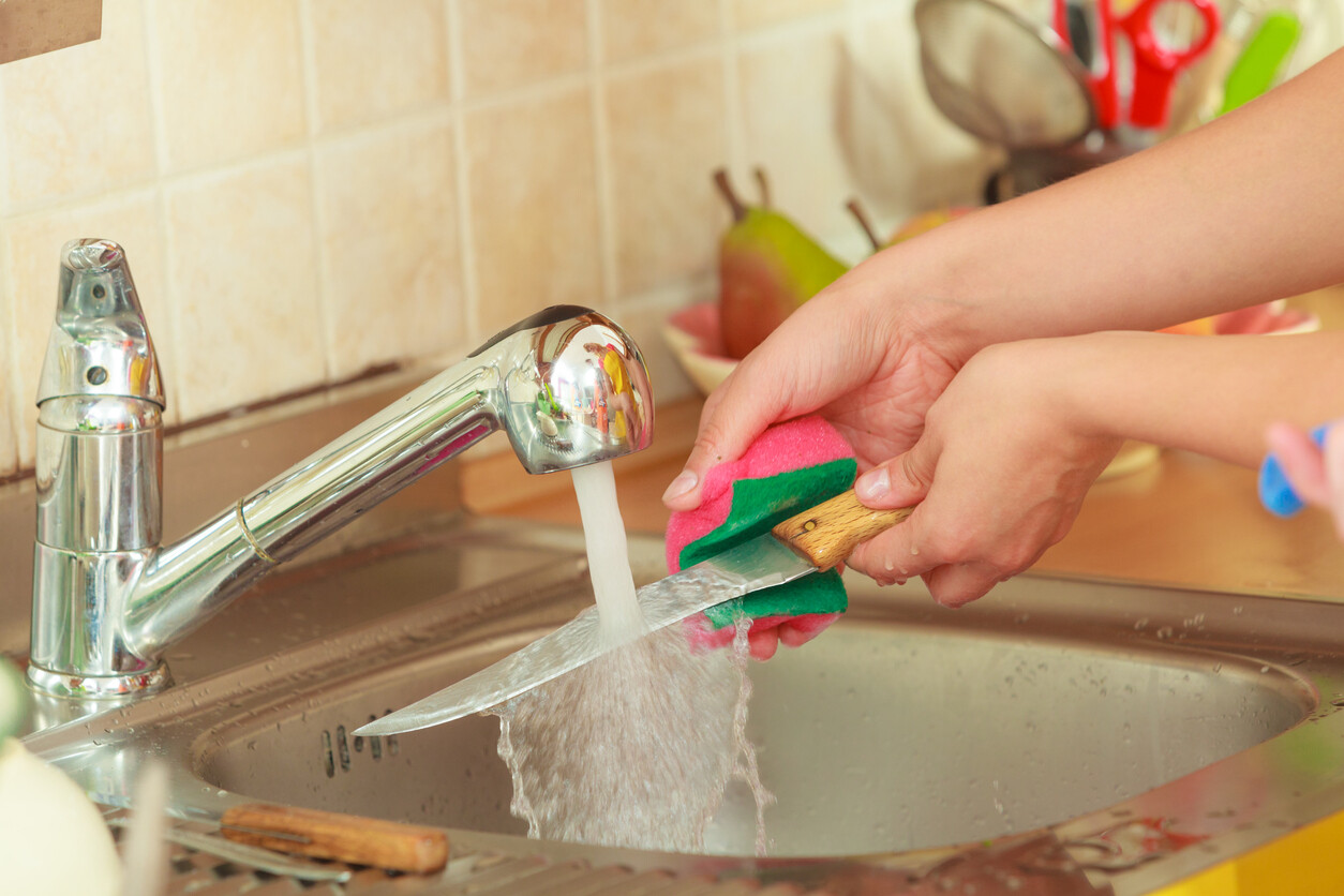 Cómo lavar y cuidar tus cuchillos de cocina con los consejos de un ...