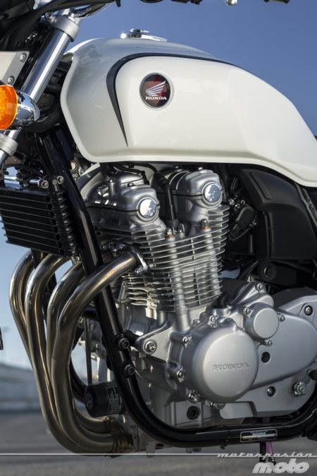 Honda CB1100, prueba (valoración, ficha técnica y galería)