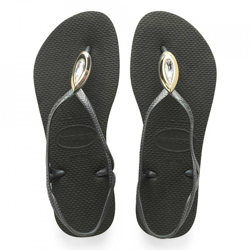 Chanclas y sandalias de piscina para verano 2018: opciones lowcost para ...