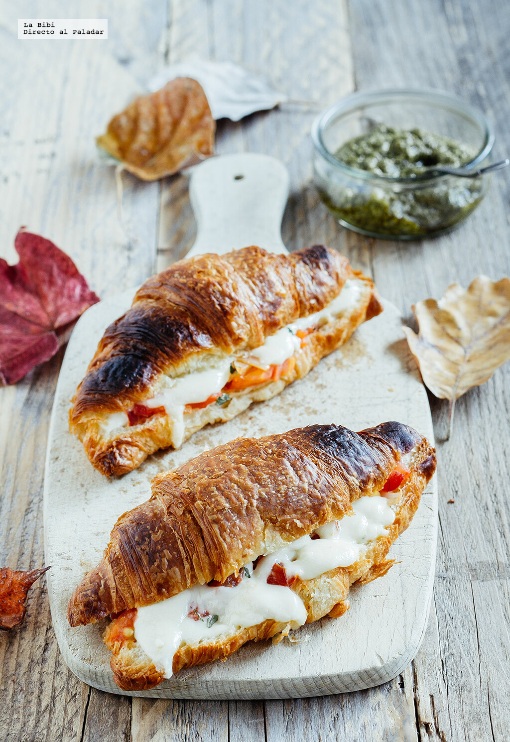 Cuernitos Caprese. Receta fácil