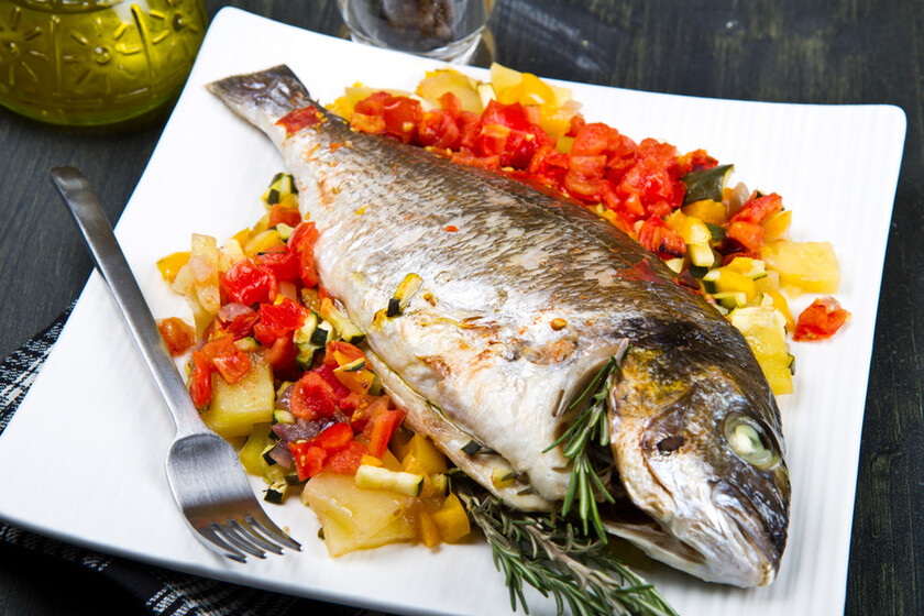 Comida Para Picar En Forma De Pez Dorado Pescado Dorado Crudo Entero