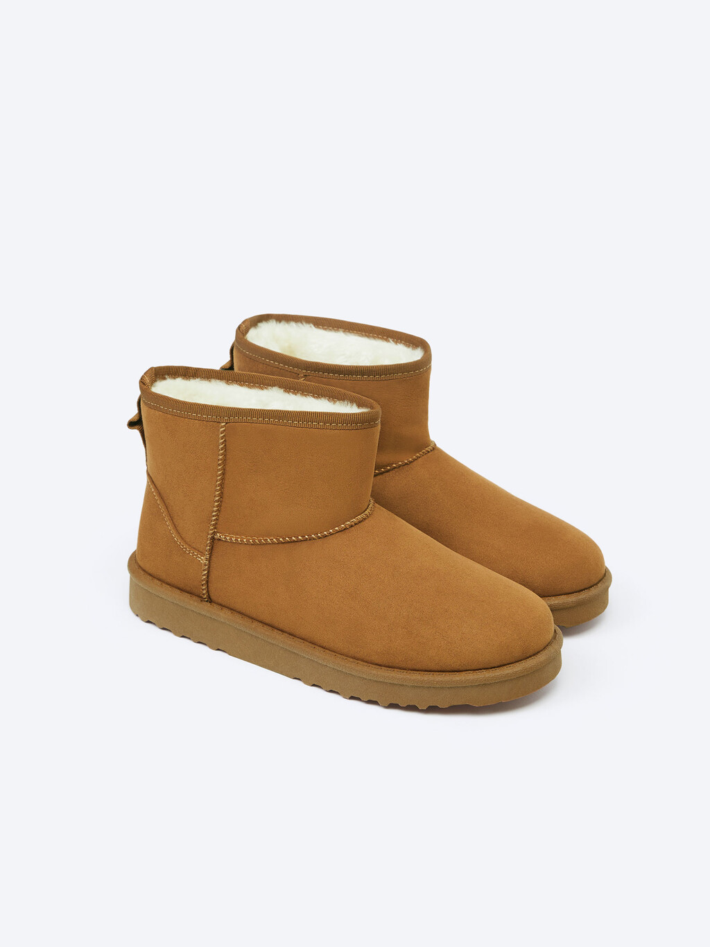 Lefties tiene clon de las botas UGG de Sara Carbonero y es mucho más ...