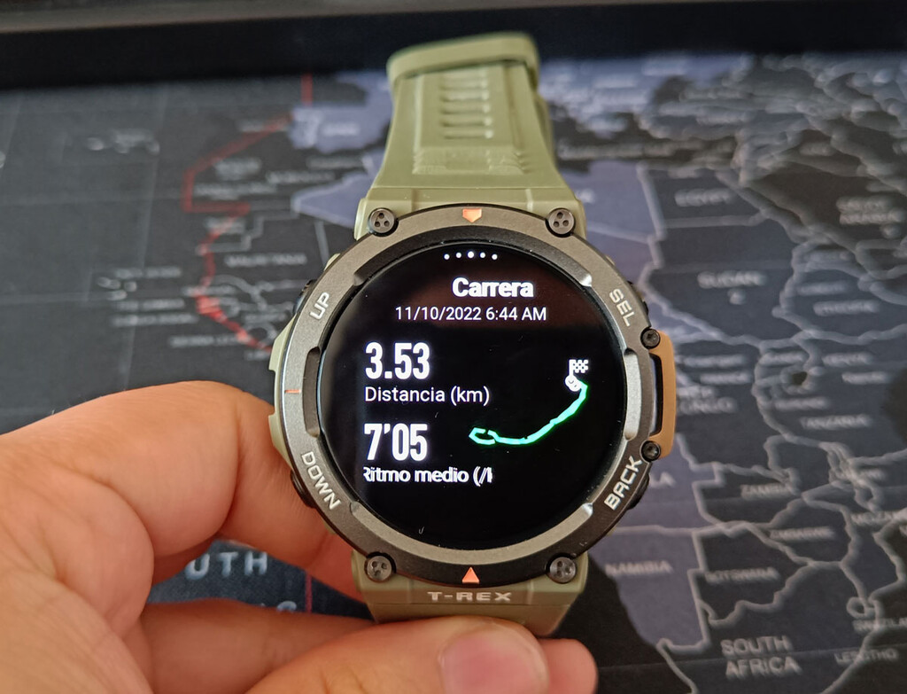 Probamos el Amazfit T-Rex 2: robusto y enorme, el reloj más resistente ...