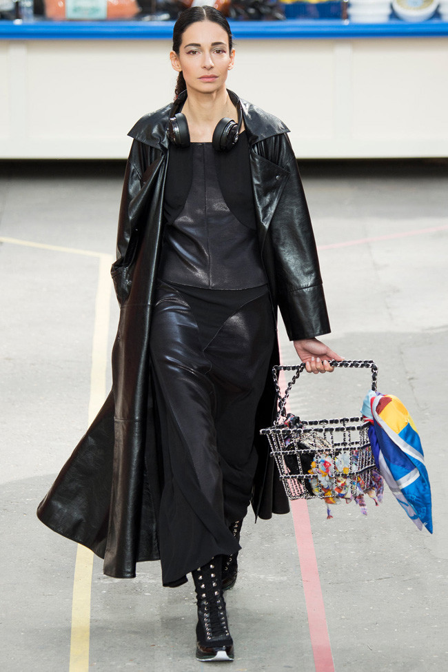 Amanda Sanchez es la modelo con más desfiles de Chanel y es una ...